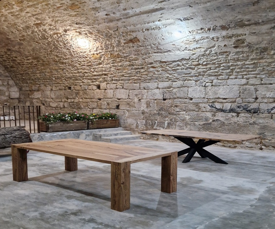 Table artisanale en bois massif - Ébéniste expert du sur-mesure